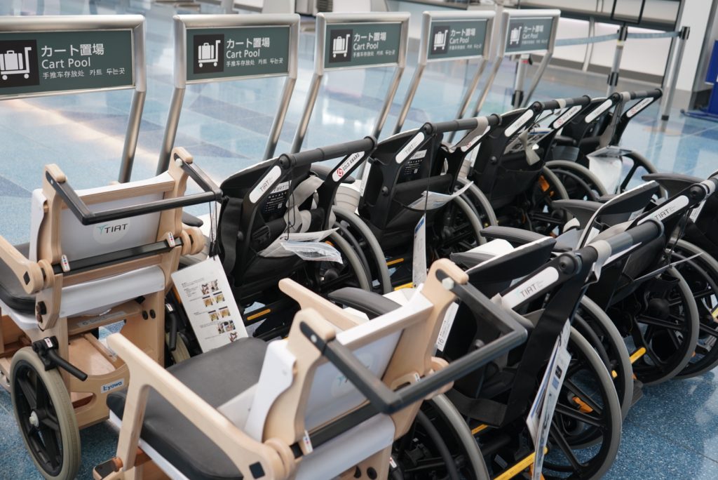 Wheelchairs make it easy to pass through security checkpoints | daisuki ...