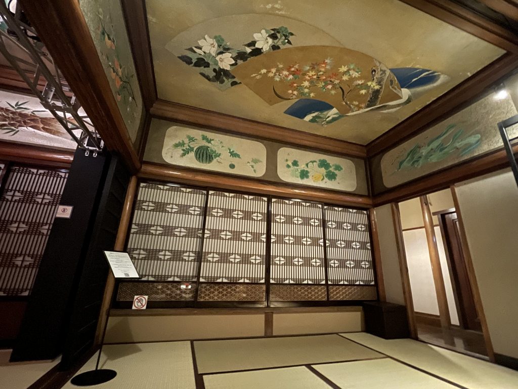 Hotel Gajoen Tokyo, a museum hotel decorated with 2500 Japanese ...