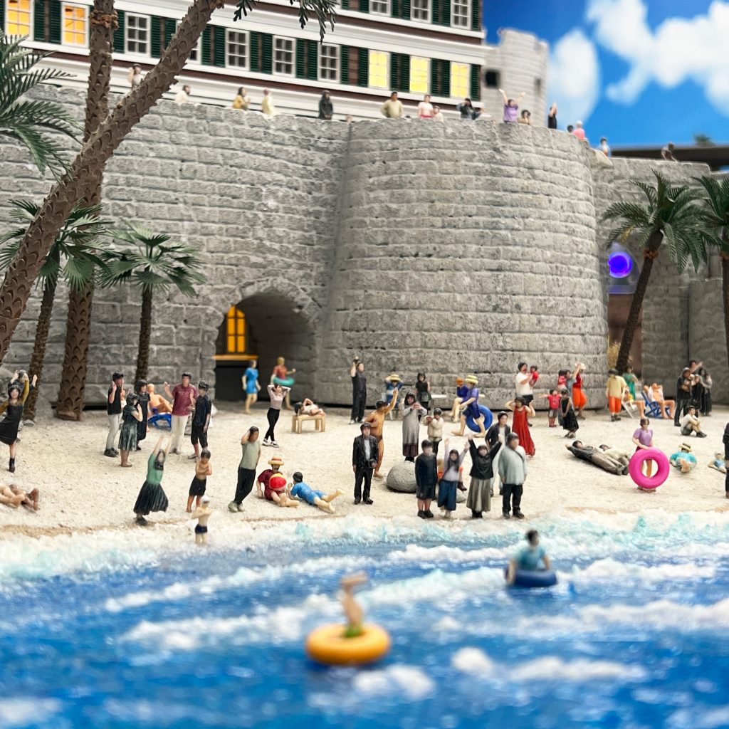 "SMALL WORLDS TOKYO", one of the world's largest miniature theme parks ...